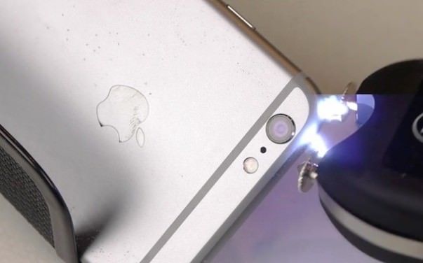iPhone 6 Plus против электрошокера - очередное видео от блоггера ...
